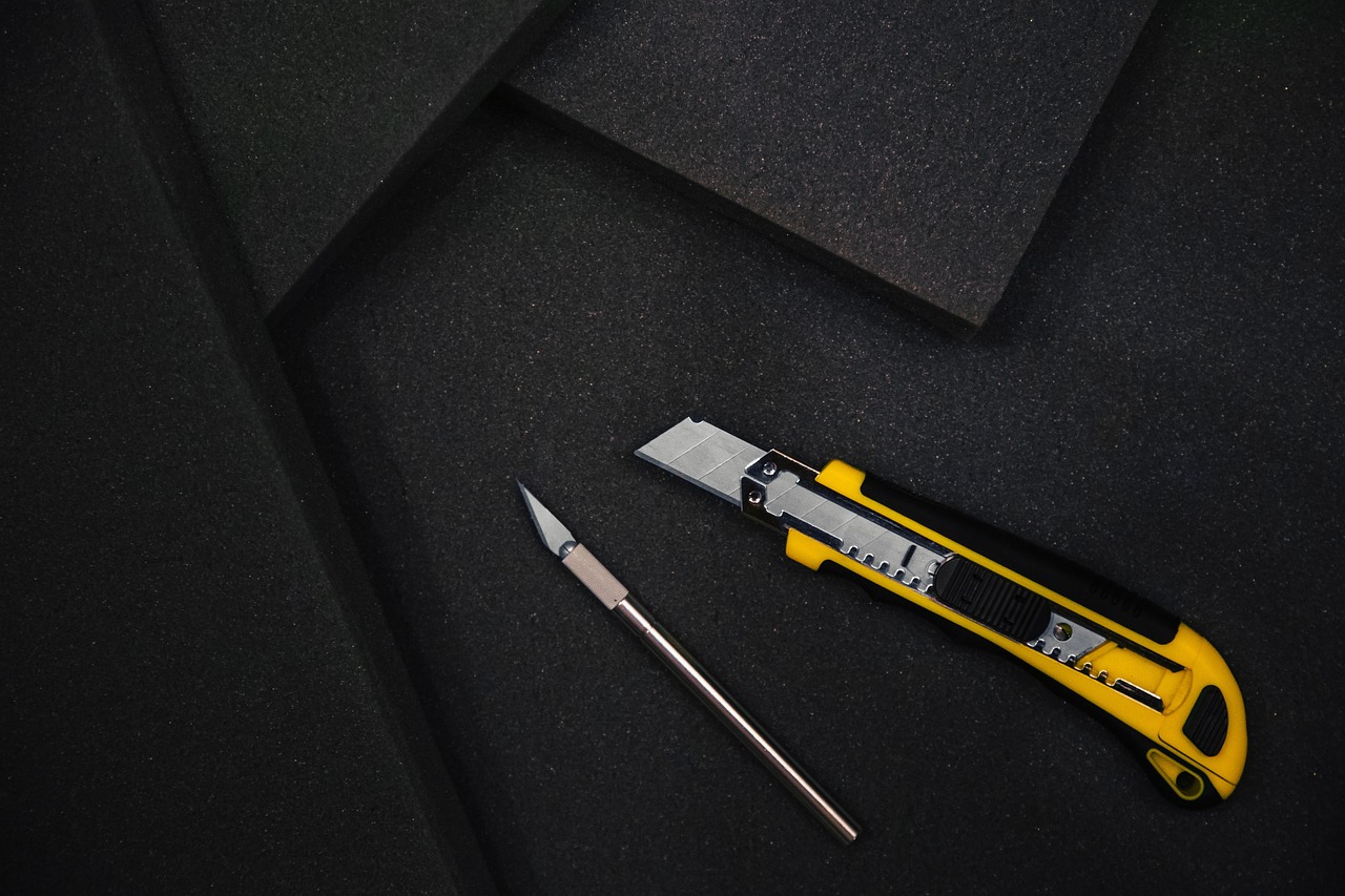 Couper du placo au cutter : guide pratique pour une découpe facile